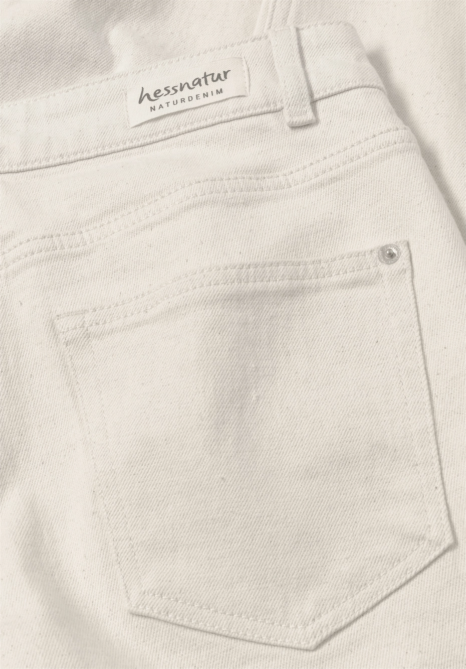 Jeans_HANNA_High_Rise_Mom_aus_Bio_Denim_mit_Hanf-55288_01_9.jpeg