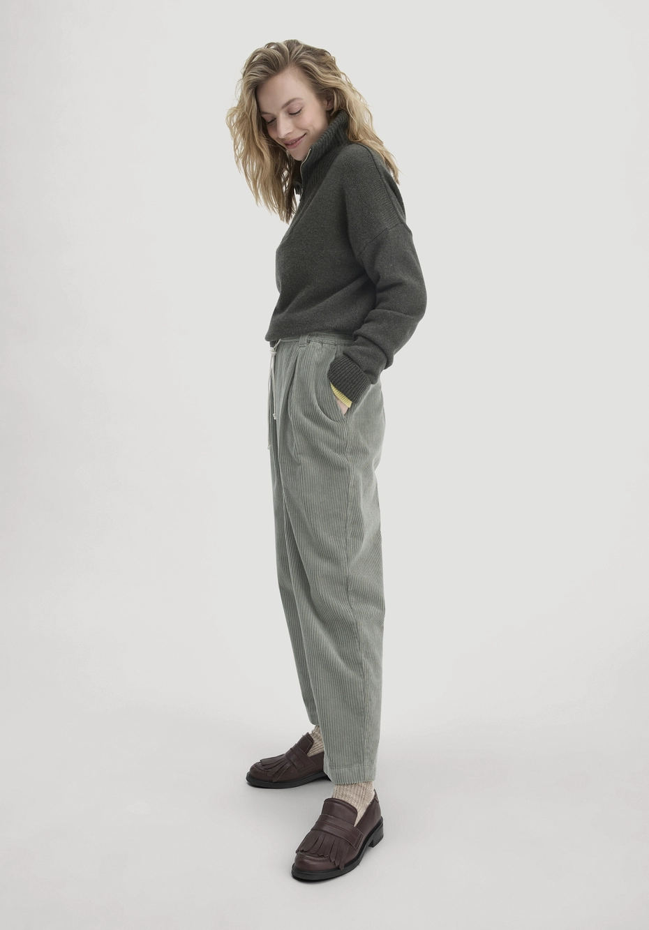 Cordhose Relaxed aus reiner Bio-Baumwolle in Steppengras | hessnatur
